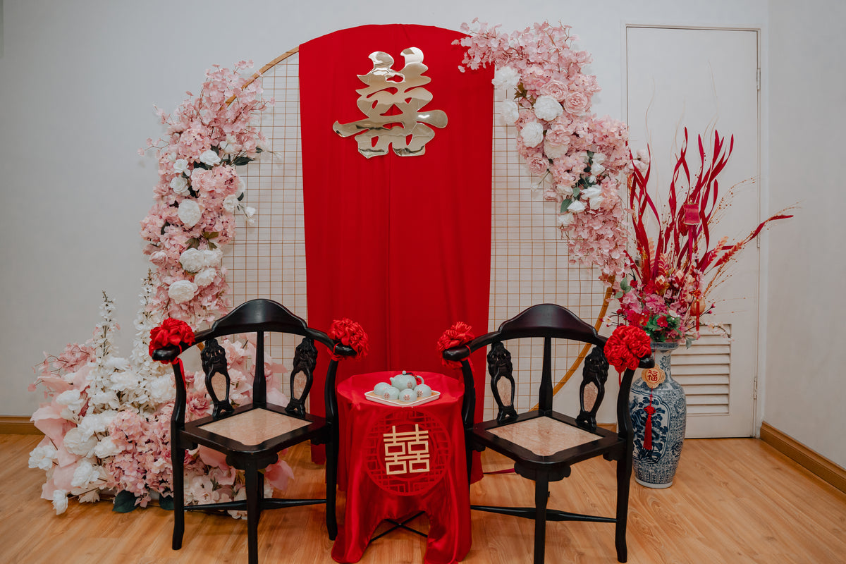 Arron & Apple – AS EASY AS RENT