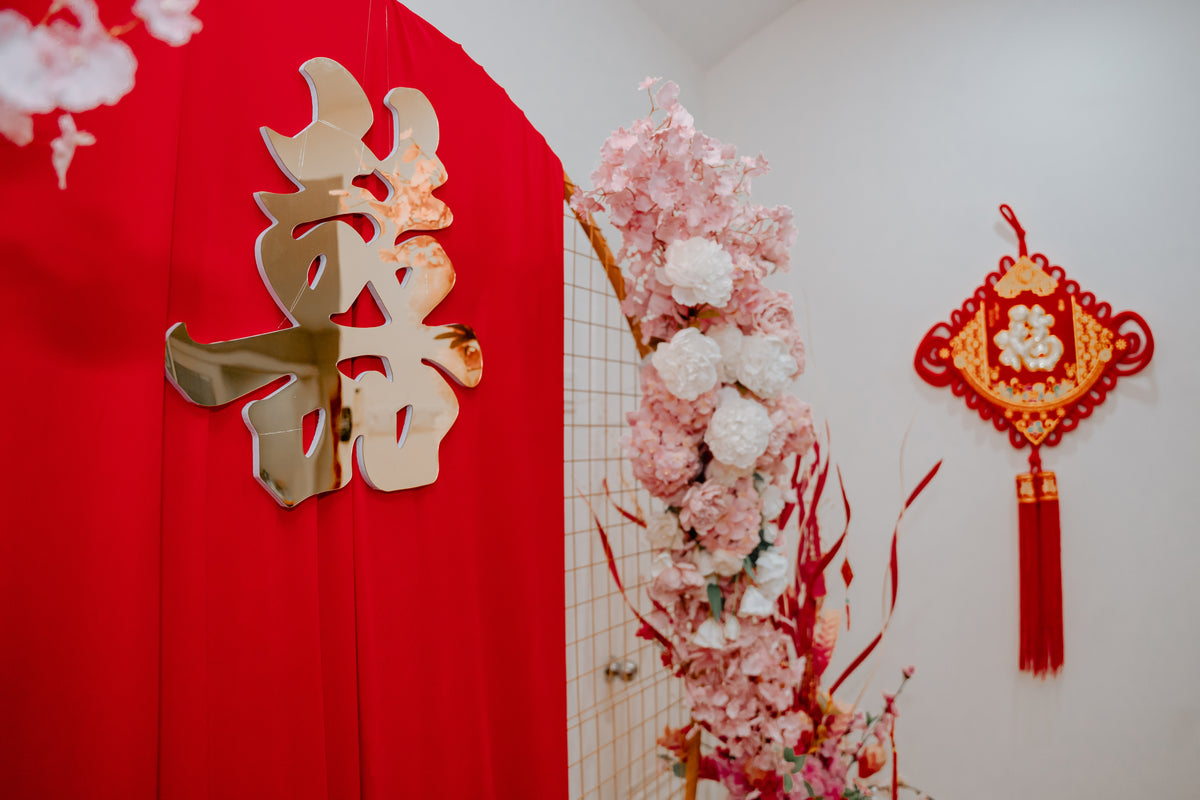 Arron & Apple – AS EASY AS RENT